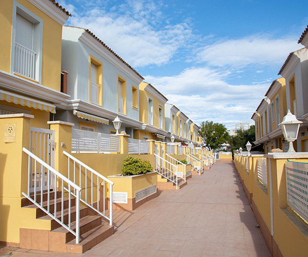 Kione Resorts: Holiday apartments in Acossebre and Andorra